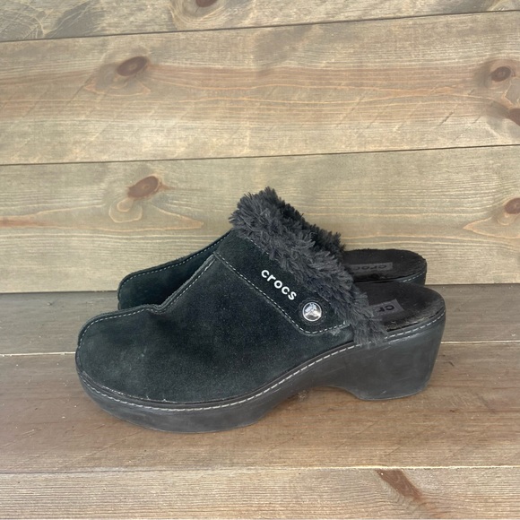 CROCS | Shoes | Crocs Cobbler Womens Size 8 Shoes Black Suede Slip On ...